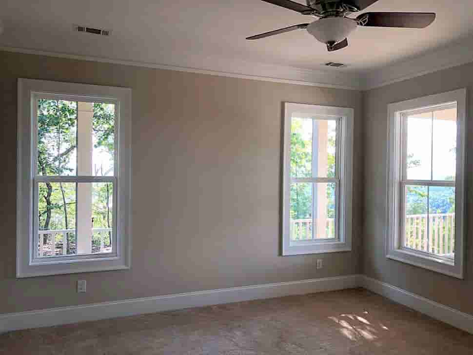 Plan 52022 | Traditional Style with 4 Bed, 5 Bath, 4 Car Garage