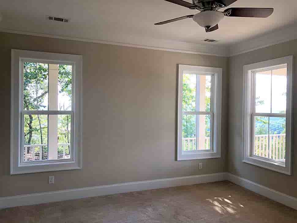 Plan 52022 | Traditional Style with 4 Bed, 5 Bath, 4 Car Garage